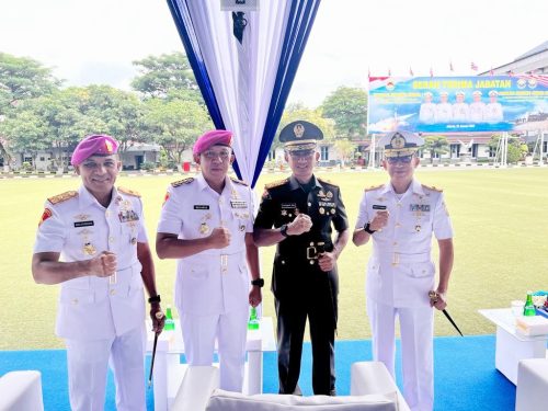 Danlantamal IX Hadiri Sertijab Pangkoarmada III di Lapangan Upacara ... Danlantamal IX Hadiri Sertijab Pangkoarmada III di Lapangan Upacara ...